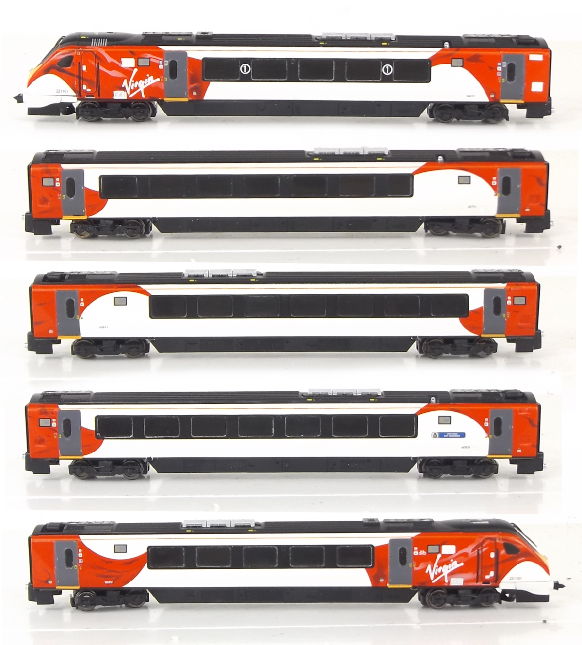 Dapol 2D-023-002 N Gauge Class 221 Voyager 221101 '101 Squadron' 5 Car